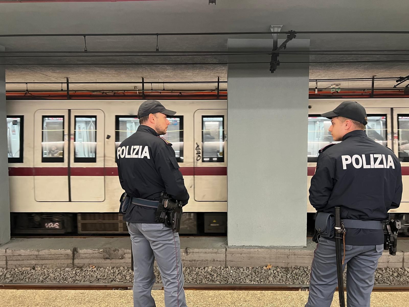 Metropolitana, tre arresti, un fermo e due ordini di carcerazione. I ...