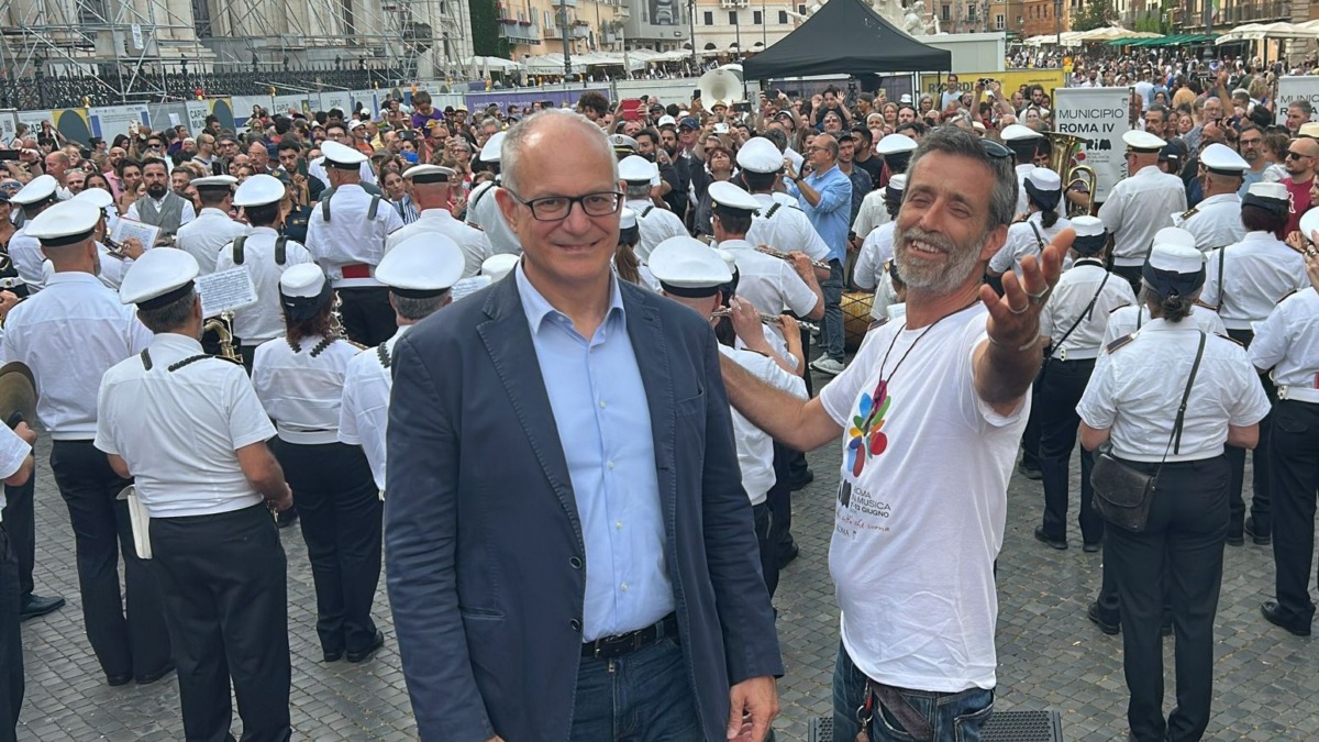 Con la parata da Piazza Mastai a Piazza Navona è iniziata "Roma in ...